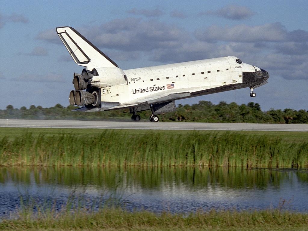 Janet's Planet Photo Log: Shuttle landing - the space shuttle Atlantis ...