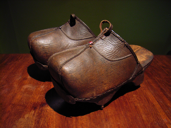 Vol.1: Chinese clogs