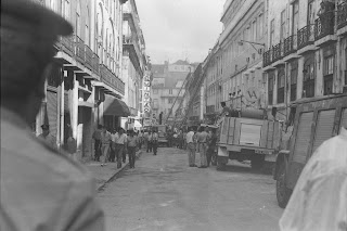 Chiado: O dia em que Lisboa chorou!: FOTOS - Incêndio do Chiado - 25 ...