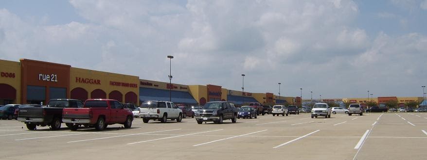 Terrell Daily Photo: Outlet Mall