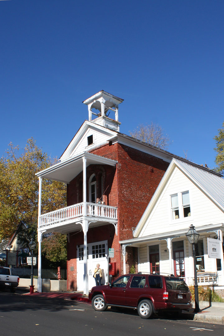 My Romantic Home: Oh such a quaint little town...