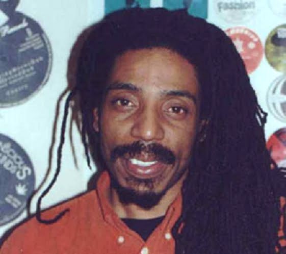Reggaediscography: EARL SIXTEEN (Earl 16) - DISCOGRAPHY: (Reggae Singer)