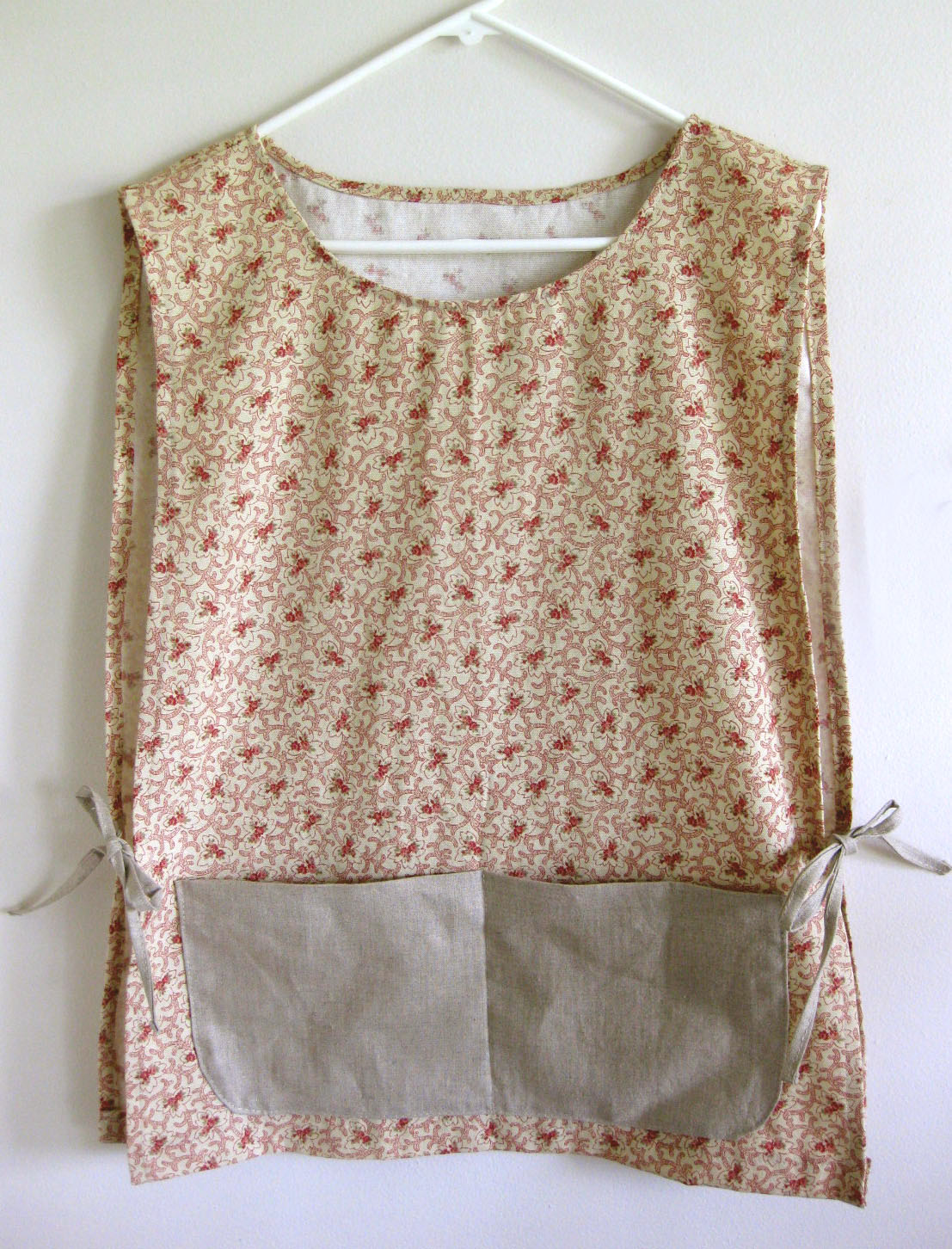 Little Birdie's Nest: Southampton Rosette Tunic Apron
