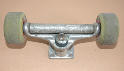 Le Musée de Matsé: Z.Roller Trucks + Powell T.Bones verte 64mm.