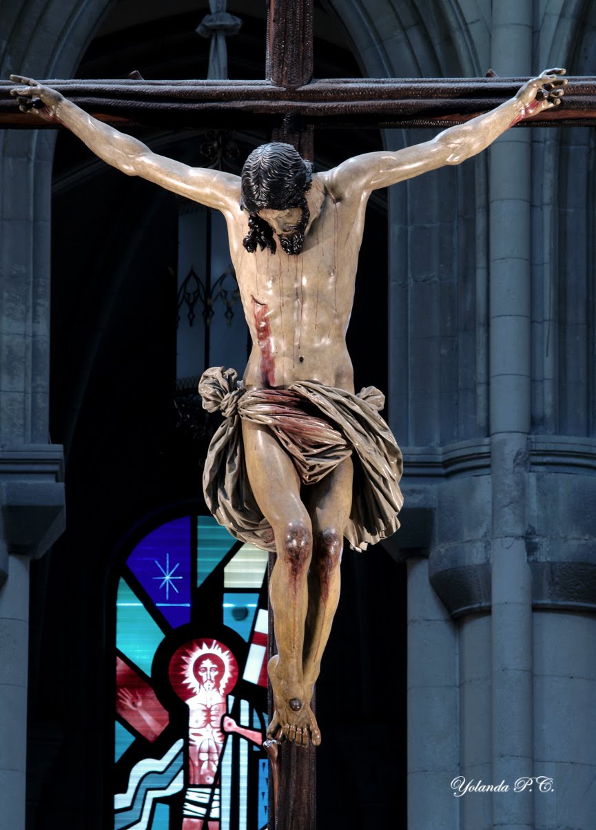 DON DE PIEDAD: EL CRUCIFICADO DE LA CATEDRAL DE LA ALMUDENA DE MADRID