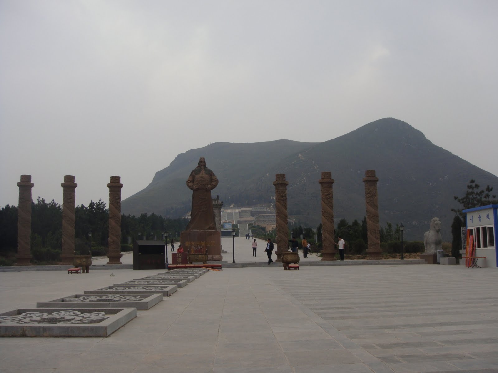 Counterlight's Peculiars: Tang Dynasty Imperial Tombs
