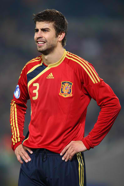 The Best Footballers: Gerard Pique, the centre back football player of ...