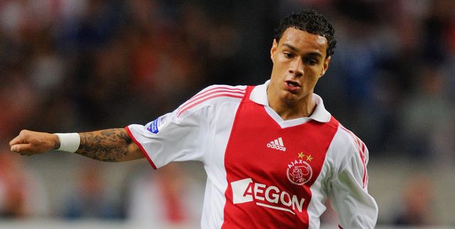 The Best Footballers: Gregory van der Wiel as a right back footballer ...