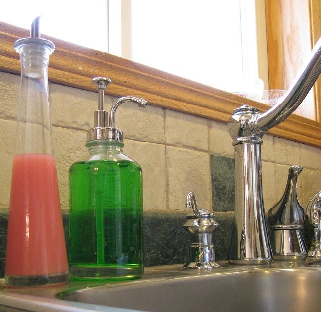 IHeart Organizing: An Oil Decanter Can!