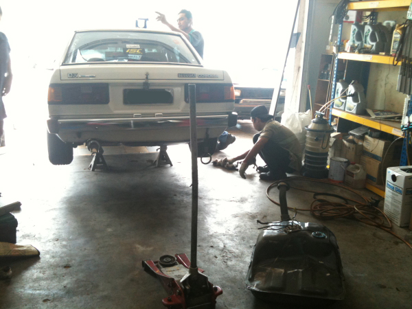 My Rolla's Journey.: AE86 Fuel Tank into a KE70.