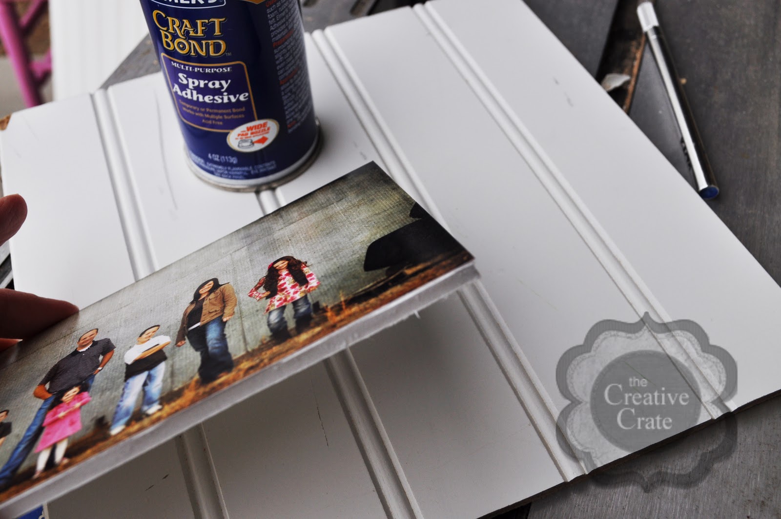 The CrEaTiVe CraTe: {Beadboard} Photo Display Tutorial