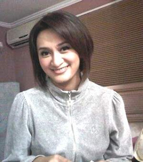 Foto Perempuan Cantik Indonesia