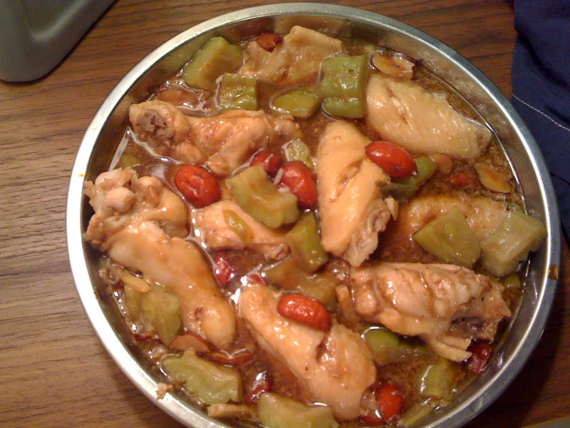 cookng: Steamed Chicken with Bitter Melon and Jujube