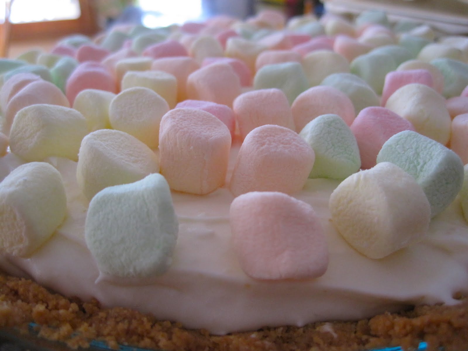 Rainbow Cupcakery: Marshmallow Mermaid Pie