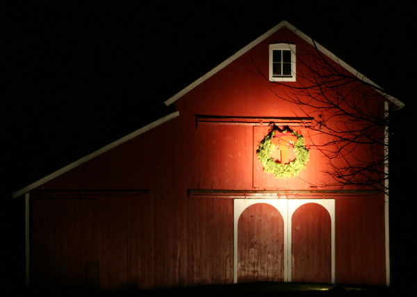 Whispering Christmas Dreams: Christmas Barn Pictures
