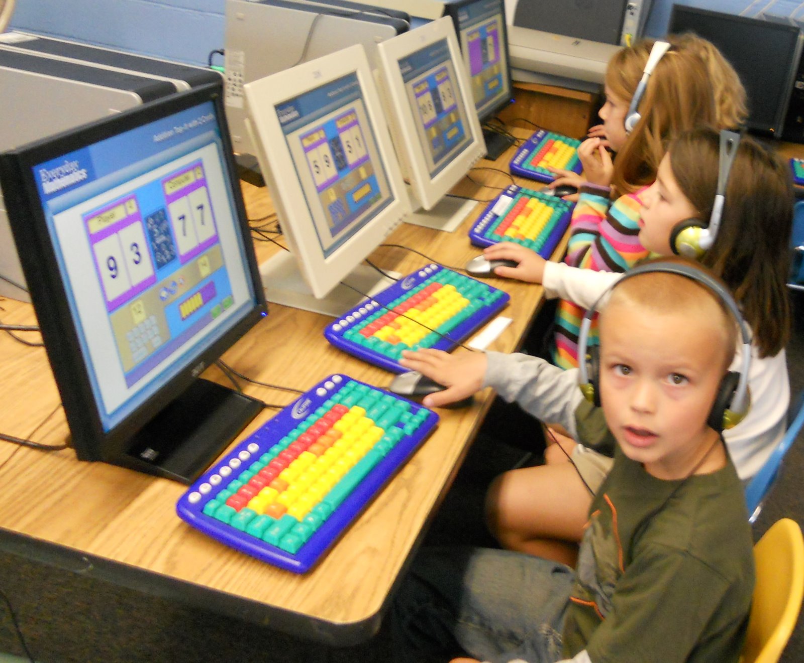 Mrs. Sorenson's First Grade: A visit to the computer lab!