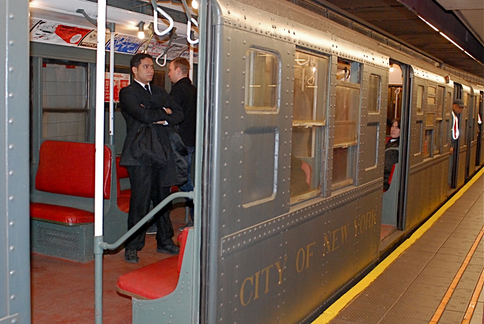 NYC ♥ NYC: Nostalgia Train Ride For The Holidays: 1930's Vintage Subway ...