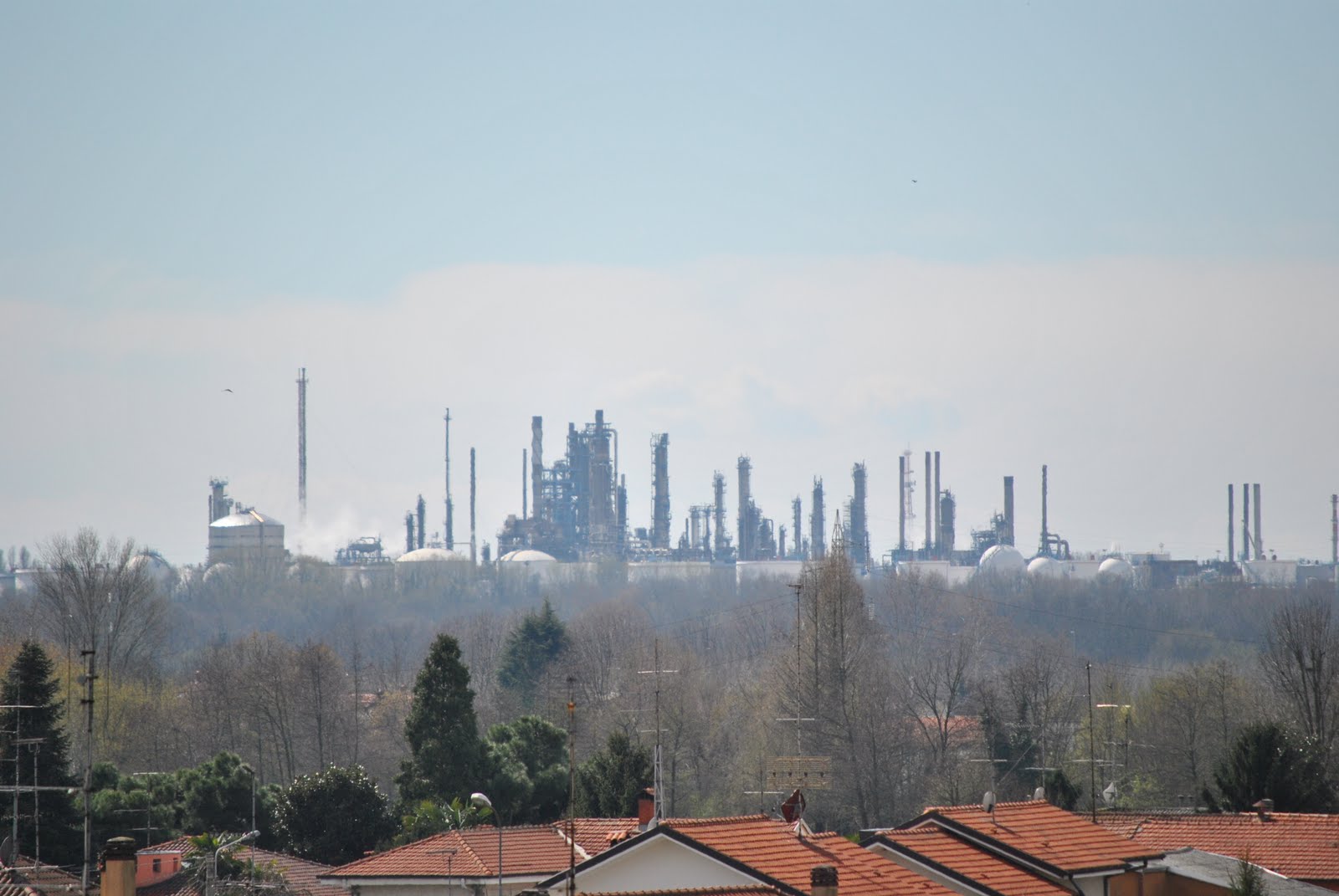 Mi punge vaghezza: Paesaggi: raffineria di Trecate (vista da Boffalora ...