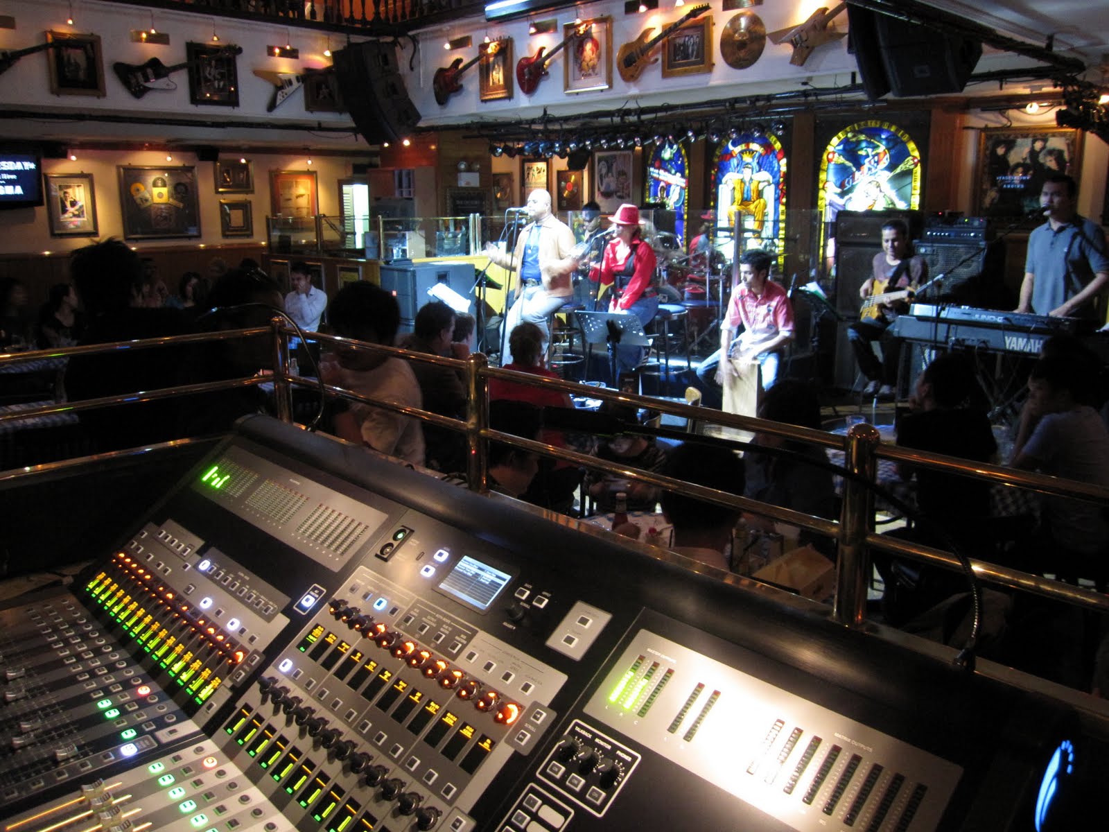 Hard Rock Café Singapore Gets In The Mix With Soundcraft® Si2 | HARMAN ...