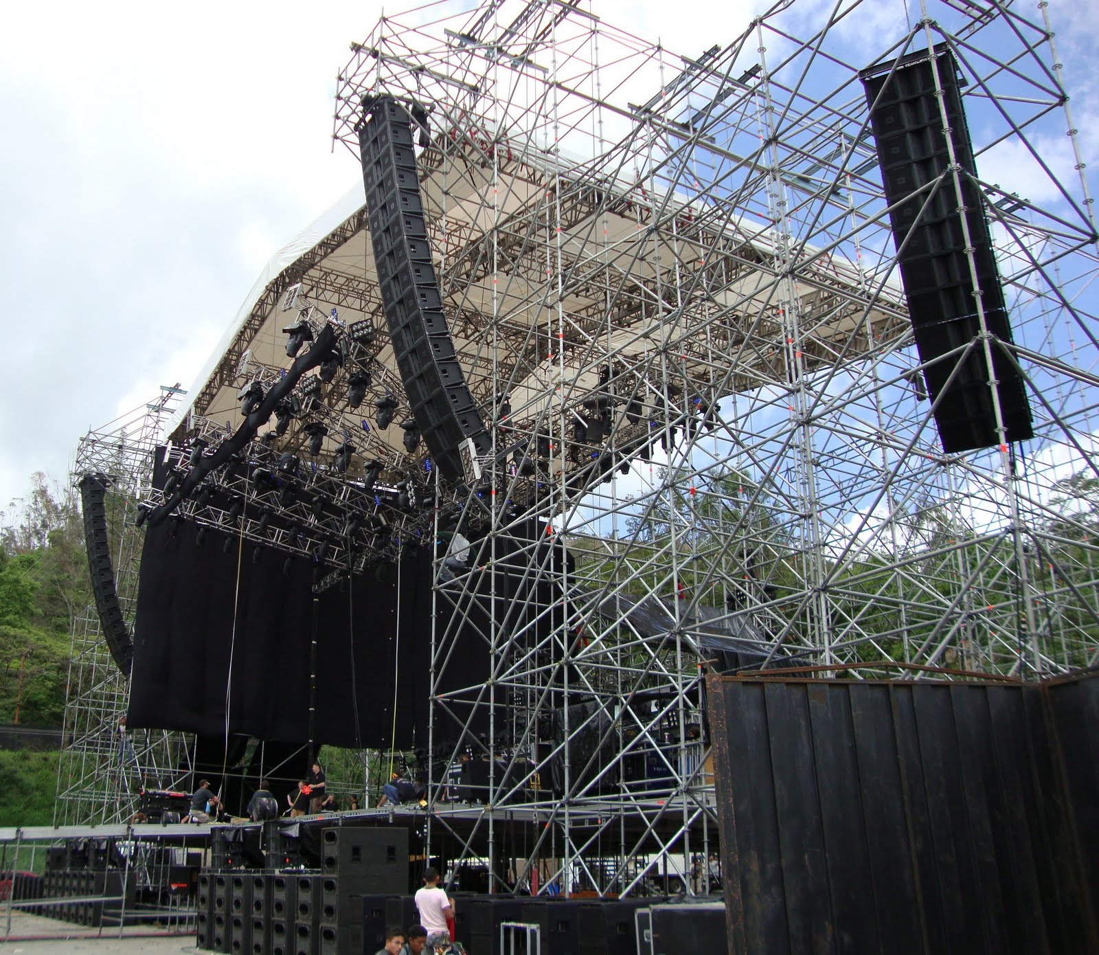 JBL VERTEC Line Arrays from Grupo Zonico Power Aerosmith’s First ...