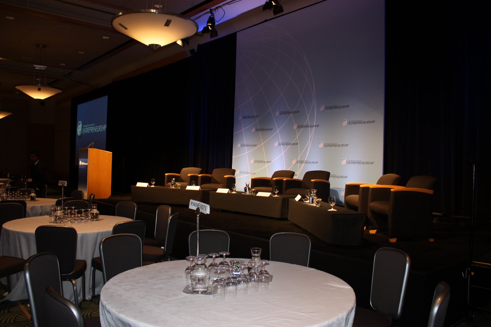 Points Of View: Ronald Reagan Building : Venue of the Presidential Summit