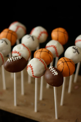 Baker's Cakes: Sports Themed Cake Pops!