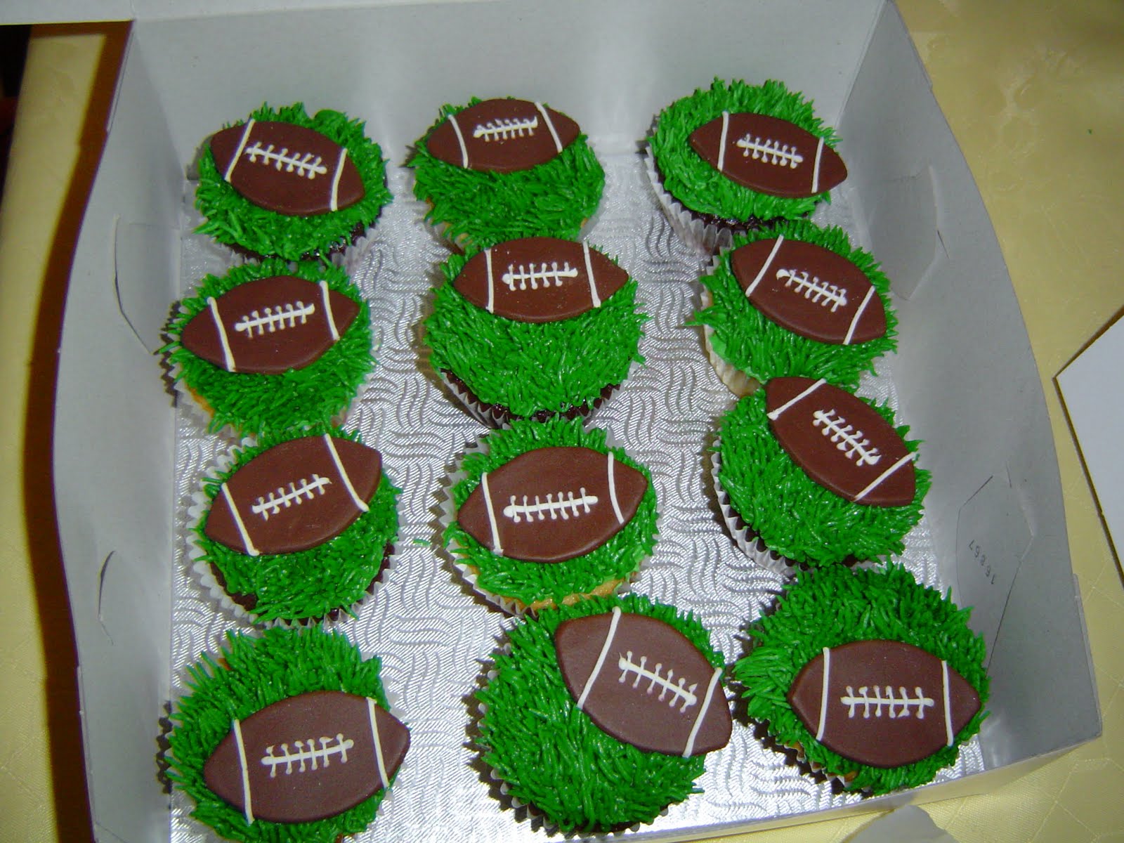 Cakes by Jess: Football Cupcakes!