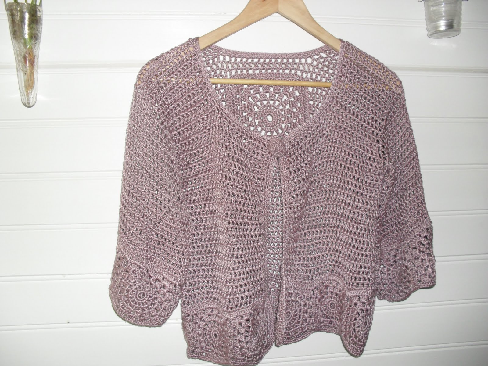 Leontina´s cottage: Virkad kofta med mormorsrutor