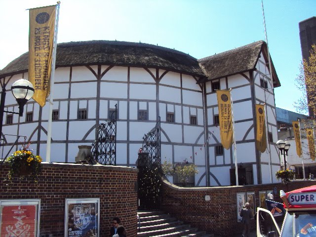 Salut, Shoshana!: Shakespeare's Groundling