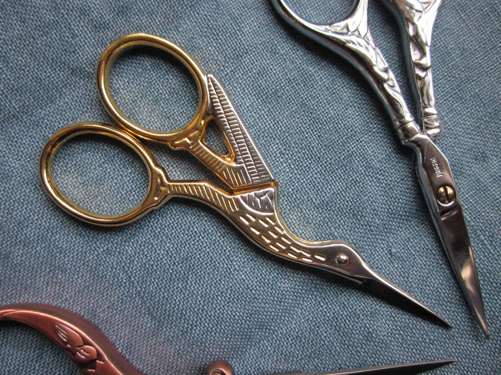 Adventures in Stitching: My Scissors -- Feathered Friends
