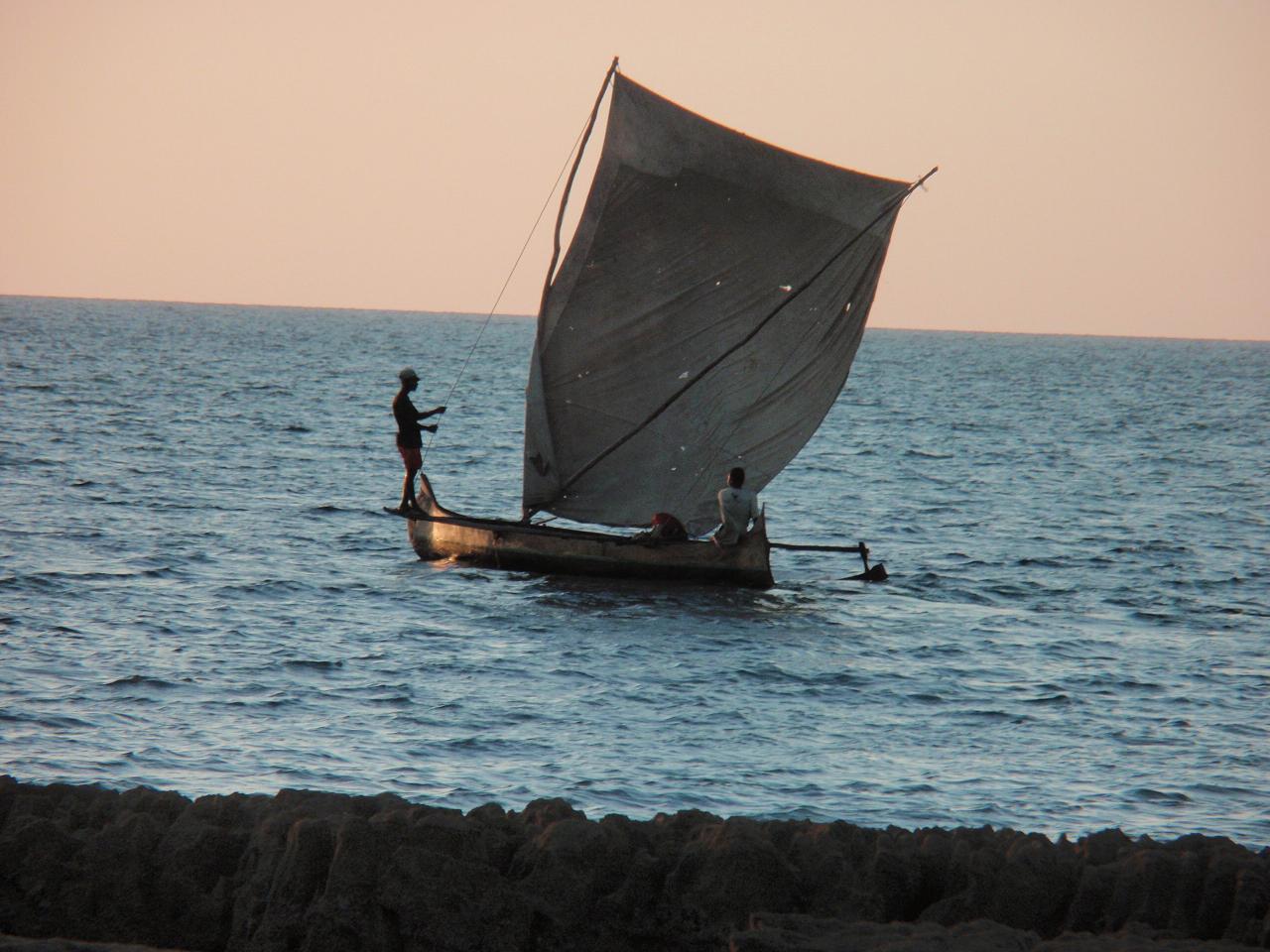 Kenya - Tanzanie - Ouganda - Madagascar: Pirogue a voile jour 1/6