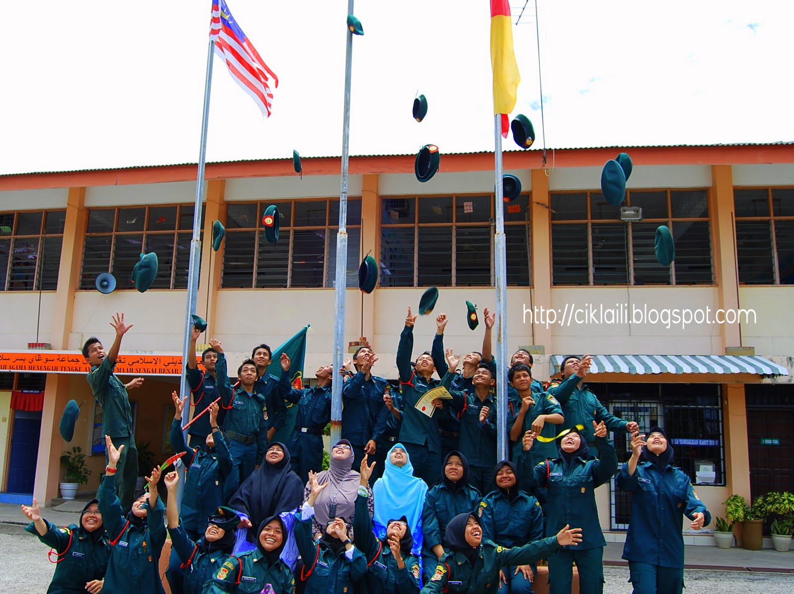 Kadet Remaja Sekolah (KRS) : Kamilah juara!