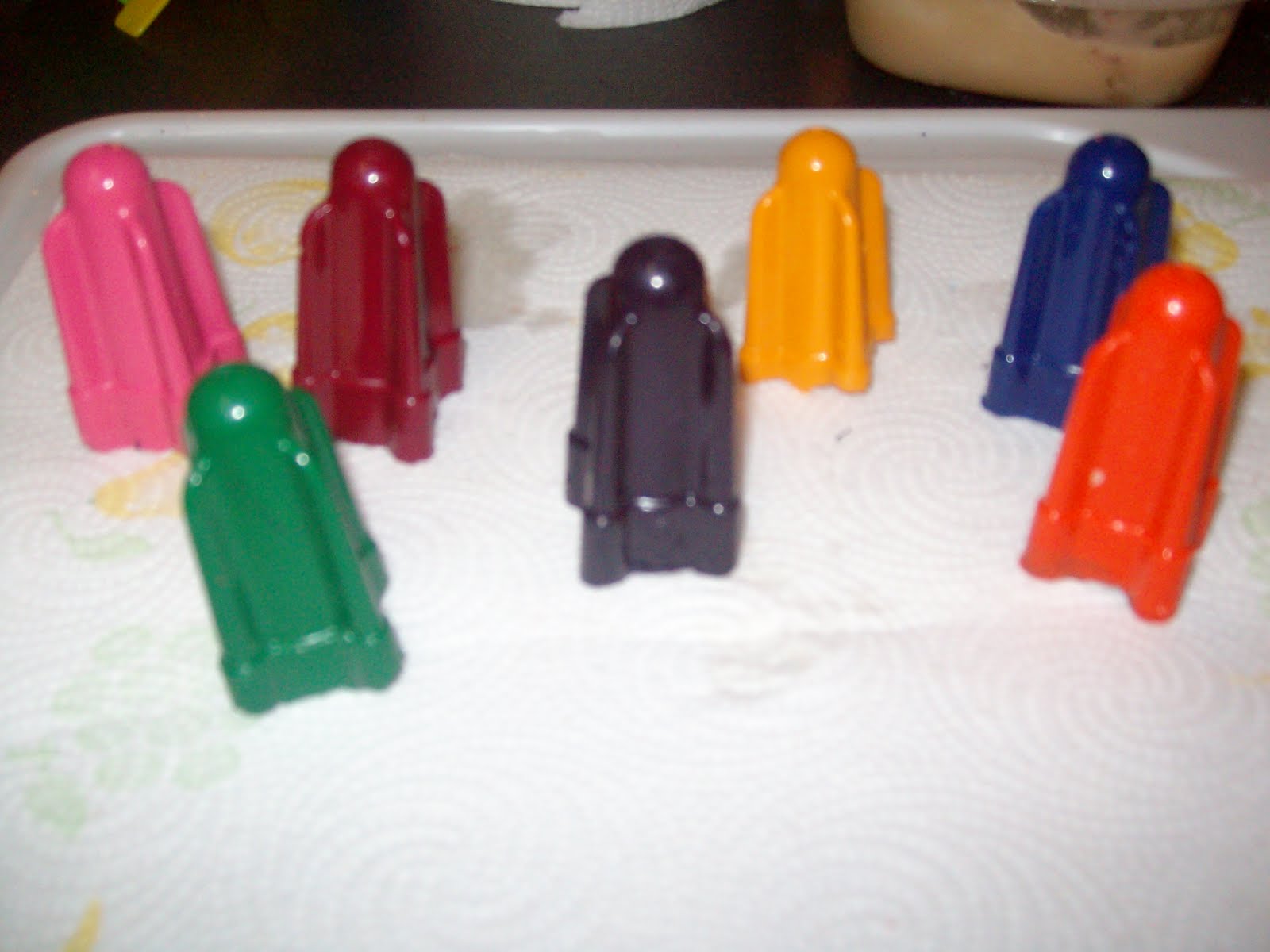 Sugar, Spice and Monkey Tales!: Crayons, Crayons, Crayons OH MY!