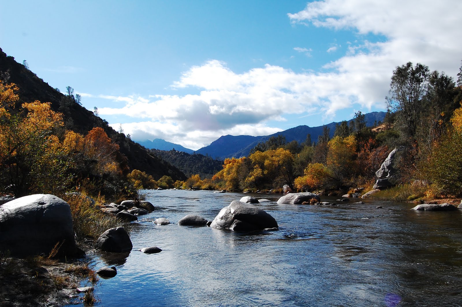 Fall on the Kern River - Momentum - Kern River Rafting