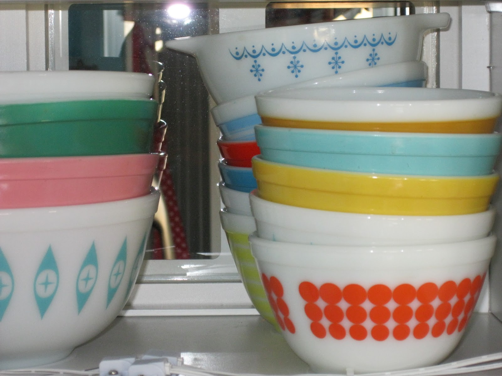 LIFE IN THE 209: Colorful vintage pyrex collection