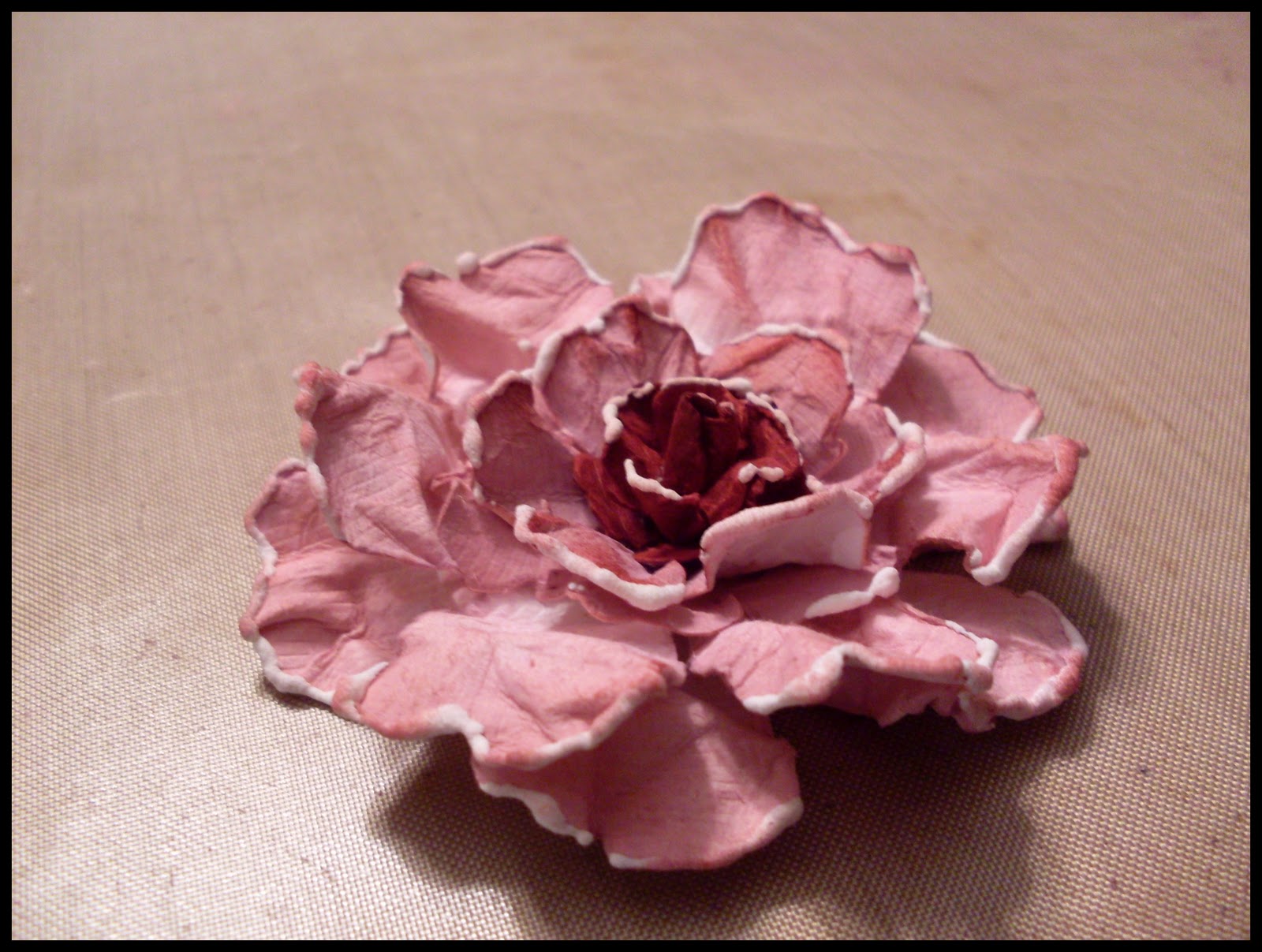 Pretty Little Somethings: Flower Tutorial!!!