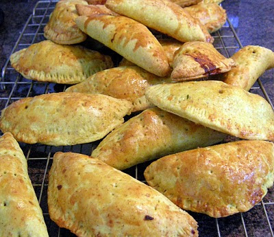 Chachi's Kitchen: Meat Pie Ismaili Style (Spicy Beef Pasty)