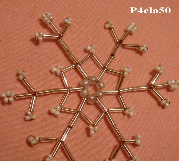 Copos de nieve con cuentas para la navidad ~ lodijoella