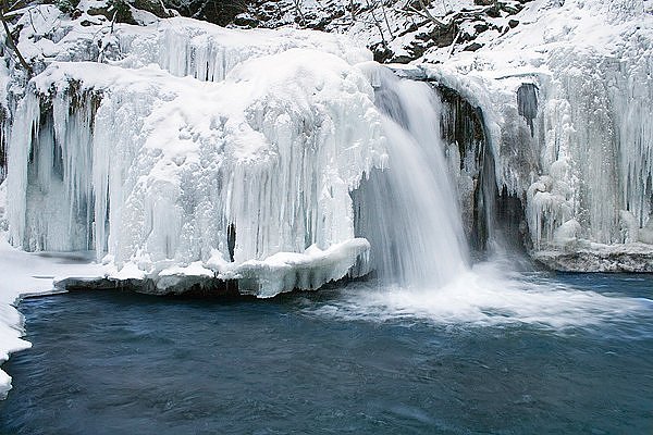 Frozen waterfalls in the world | Waterfall