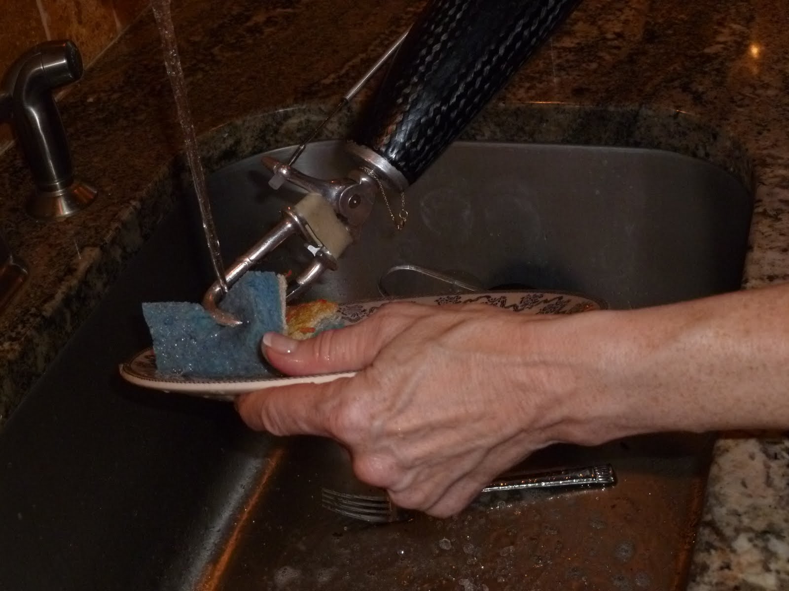 Single-Handed Solutions: How Do You Do... Washing Dishes?