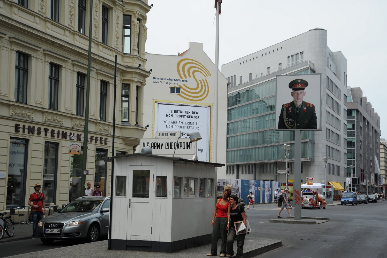 Visual Anthropology of Japan - 日本映像人類学: Berlin: Checkpoint Charlie