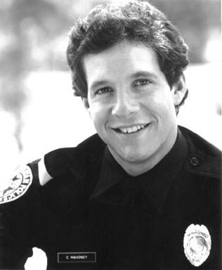 El personaje principal, Carey Mahoney (Steve Guttenberg), era un ...