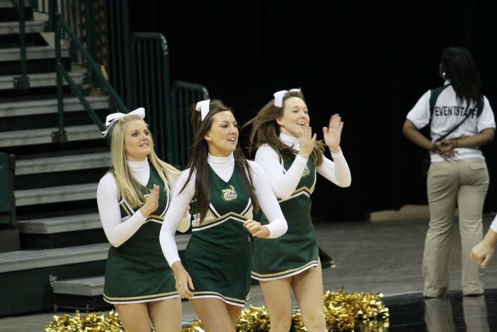 drakesdrumuk: UNC-Charlotte Cheerleaders