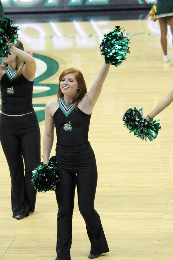 drakesdrumuk: UNC-Charlotte Cheerleaders