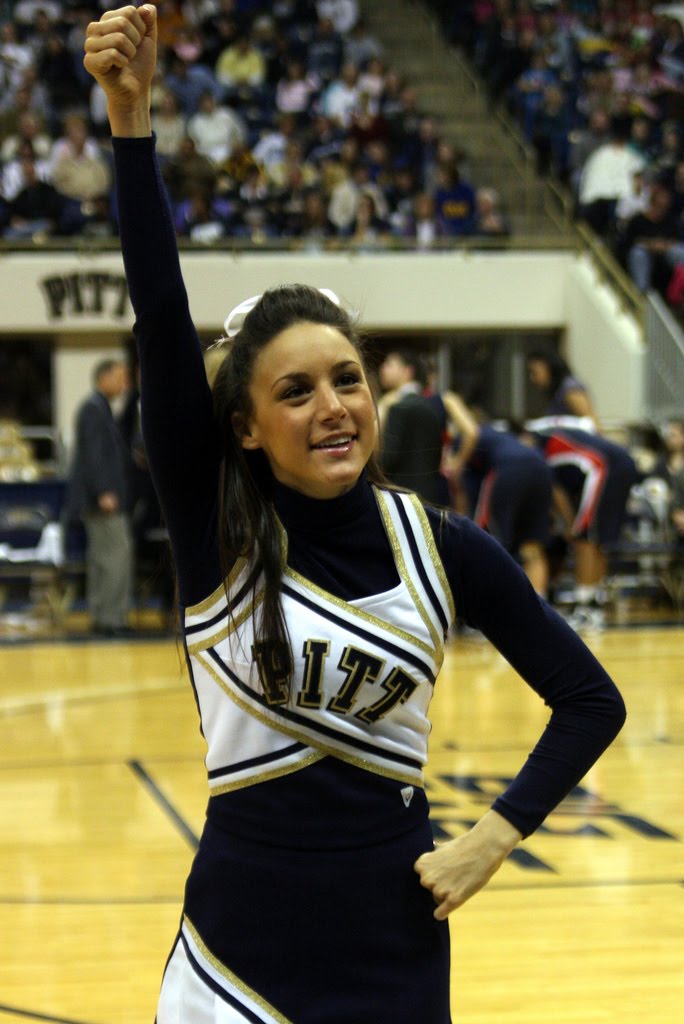 Cheerleaders Sport World: Thursday Night Football Cheerleader Preview ...