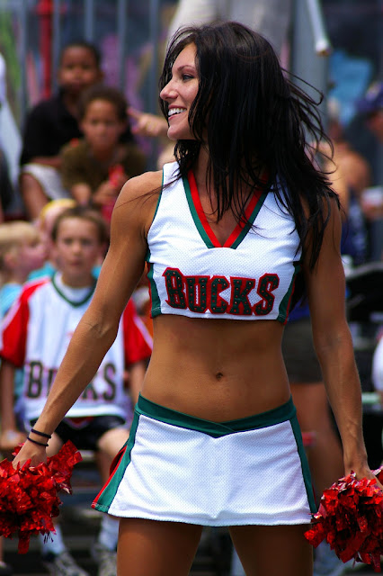 Pro Cheerleader Heaven: Milwaukee Bucks Cheerleaders