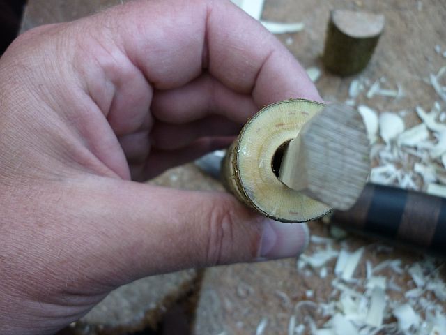 Jon Mac.Spoon Carving First Steps: A Simple Wooden Whistle...
