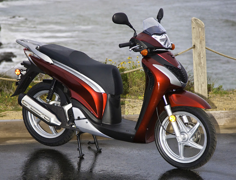 motorcycle: 2010 SH150i test drive