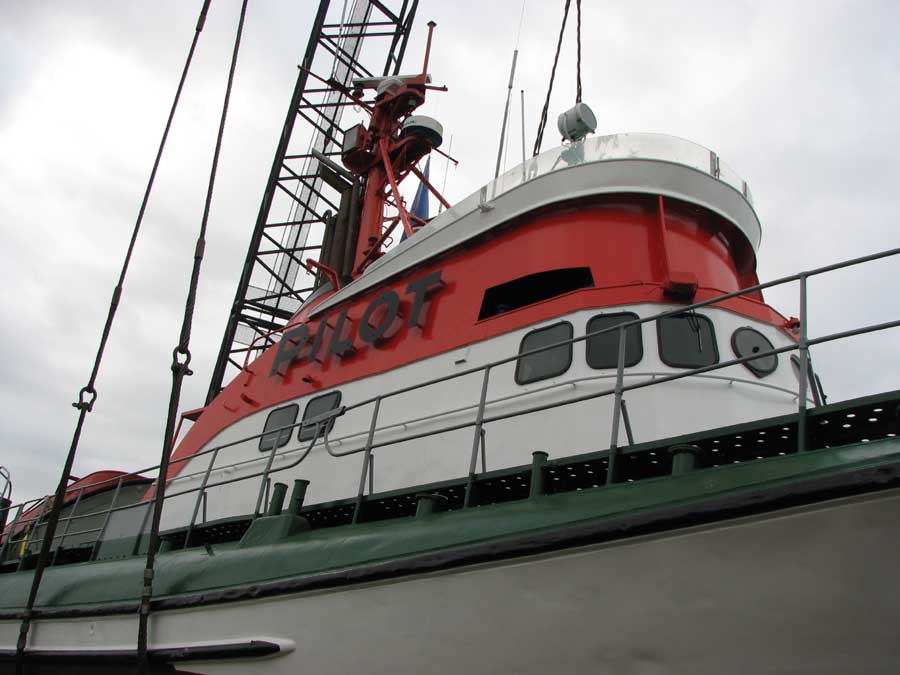 Astoria, Oregon, Daily Photo: Installing the Pilot Boat "Peacock" at ...