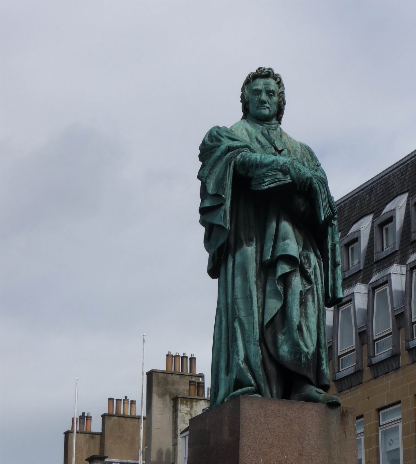 Polite Australians club: This post was going to be nothing but statues